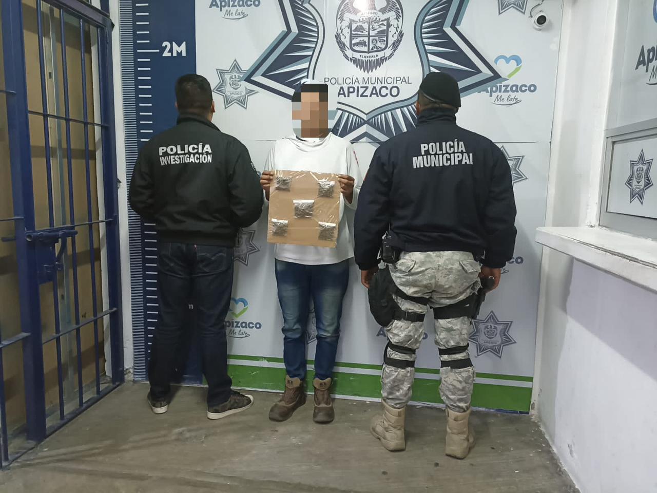 Policía Municipal De Apizaco Detiene A Dos Hombres Por Delitos Contra